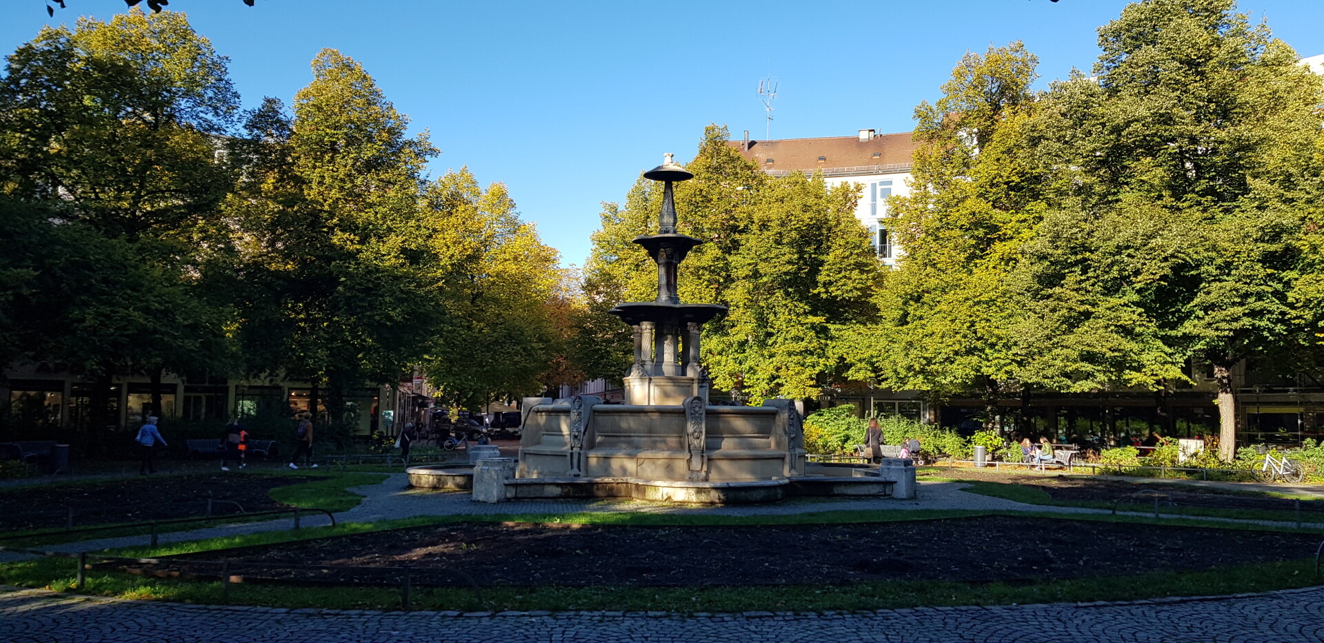 Flat vs. Sphere — Derick Rethans